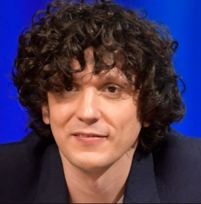 Una cosa più grande - Ermal Meta Feat Giuliano Sangiorgi - Testo della ...