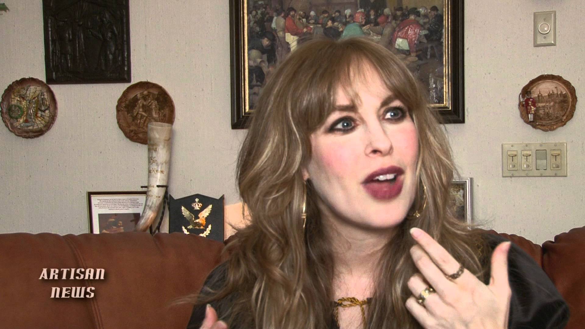 Dangerous Smile - Candice Night Testo della canzone