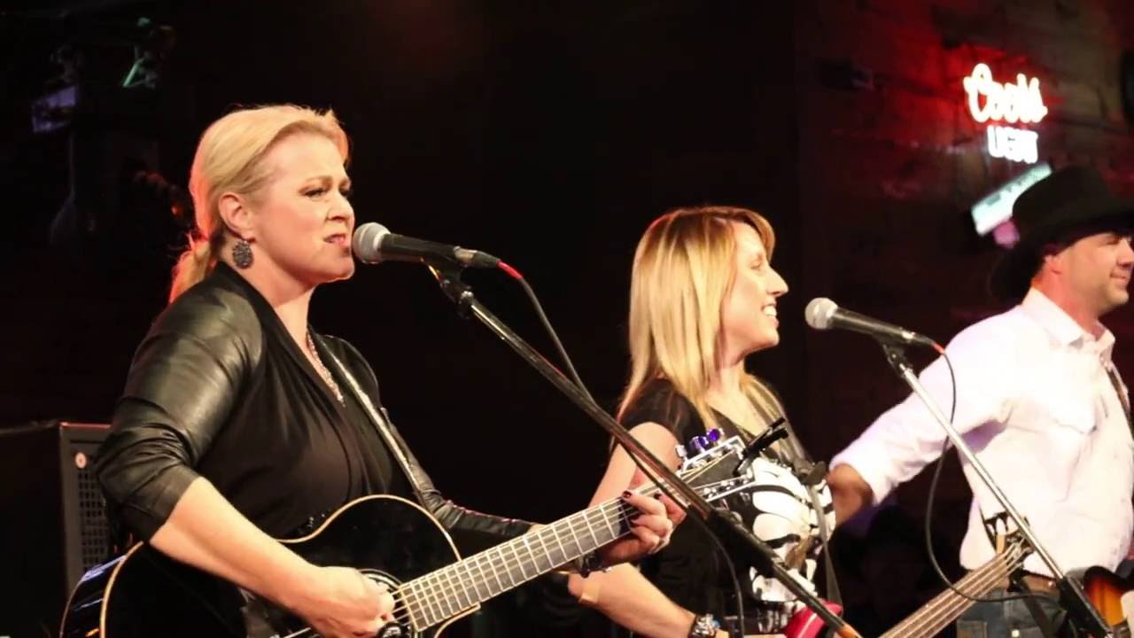 Head Over High Heels - Carolyn Dawn Johnson Testo della canzone